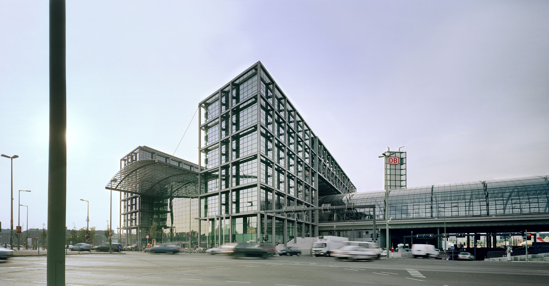 RF, RC, SSC | Hauptbahnhof Berlin | PR- und Elementfassade für Bügelbauten