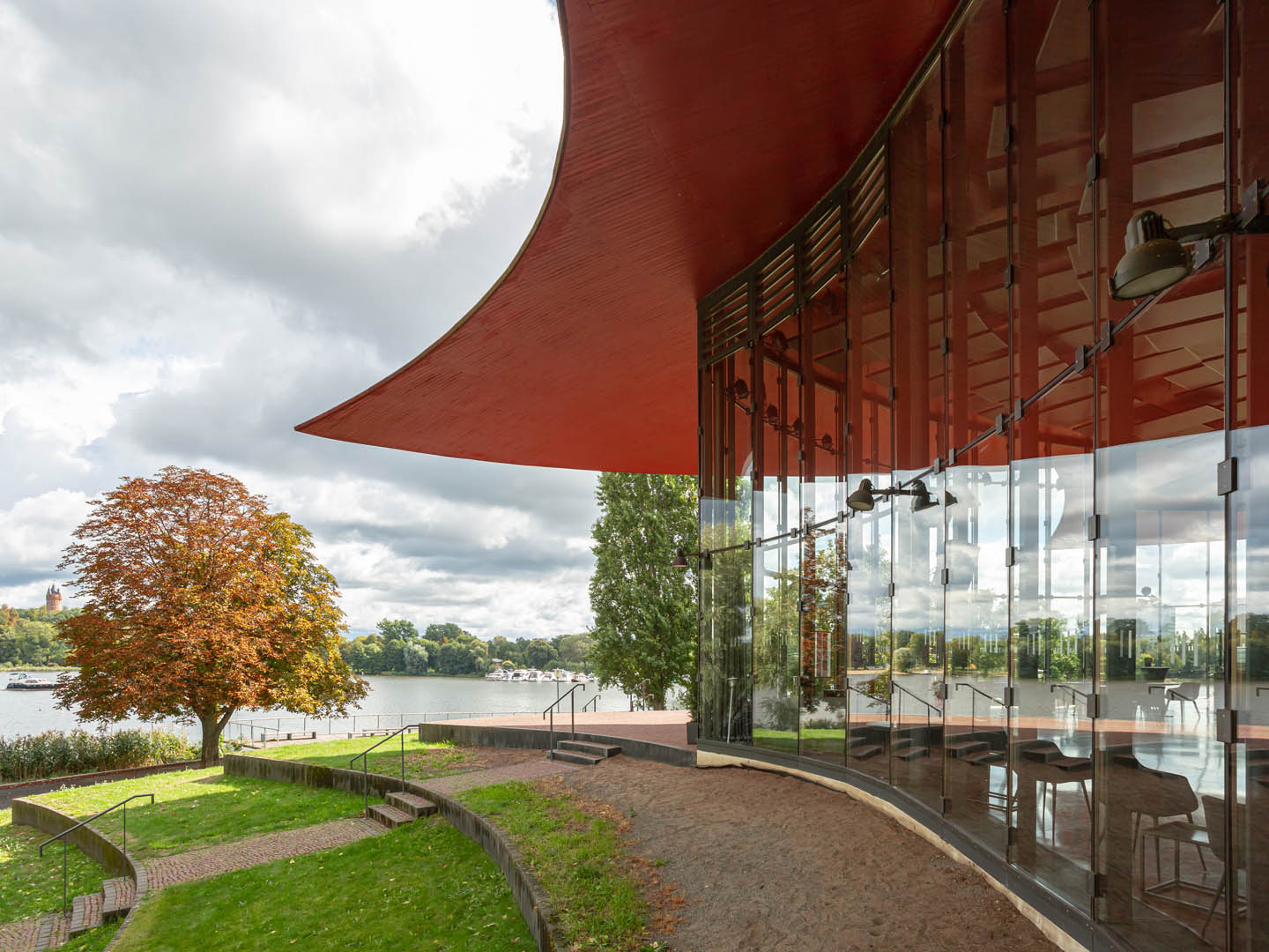RF, RC, SSC | Hans Otto Theater - Potsdam | Doppelfassade aus Glas und ...