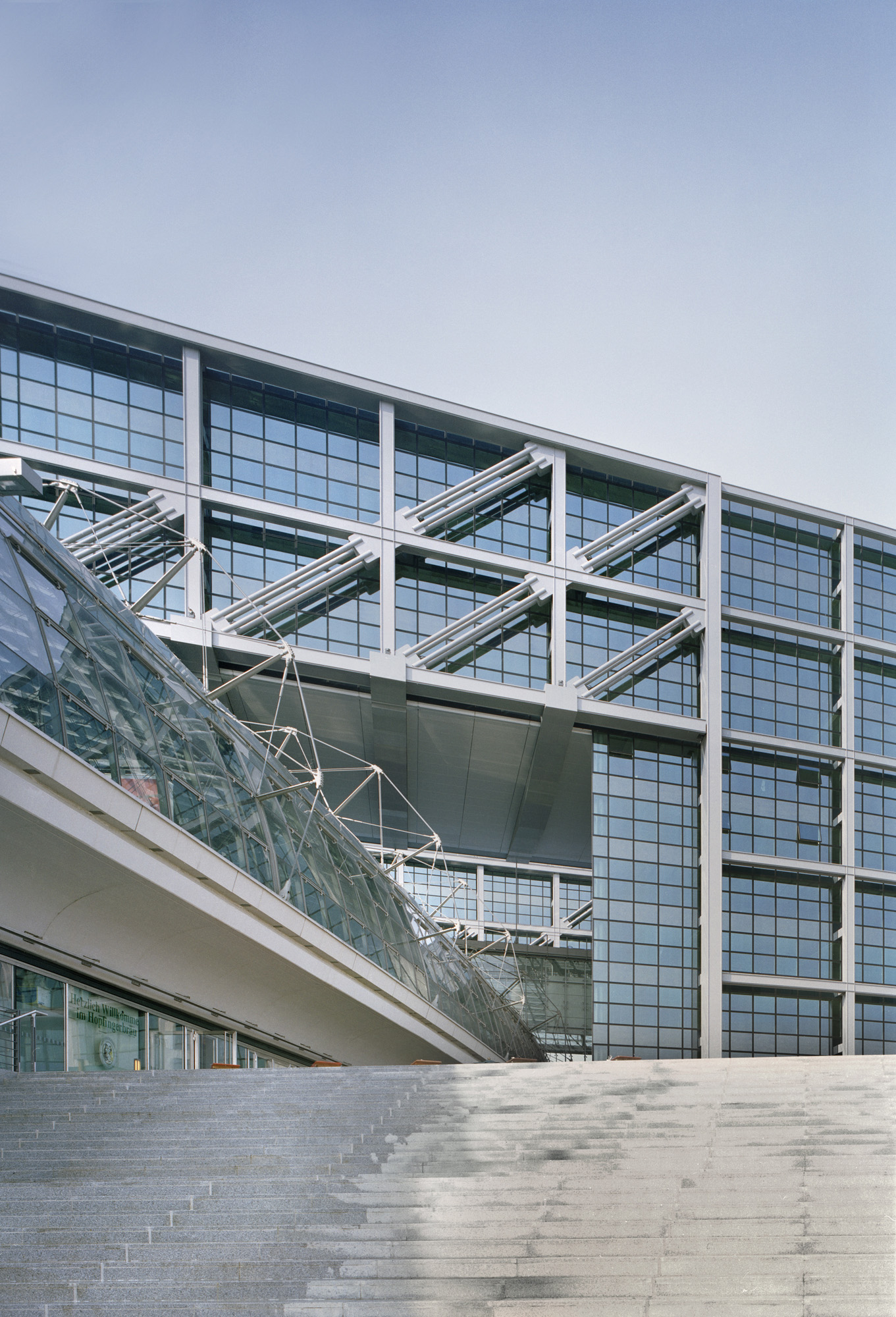 RF, RC, SSC | Hauptbahnhof Berlin | PR- und Elementfassade für Bügelbauten